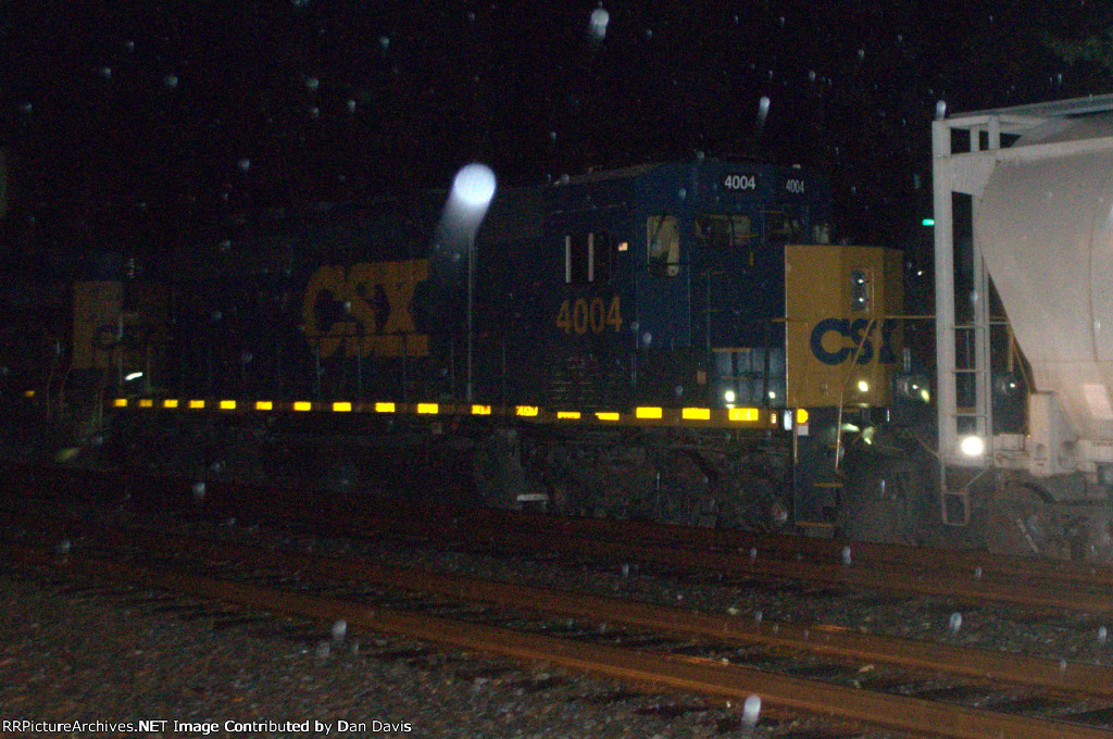 CSX SD40-3 4004 trails on Q438-10